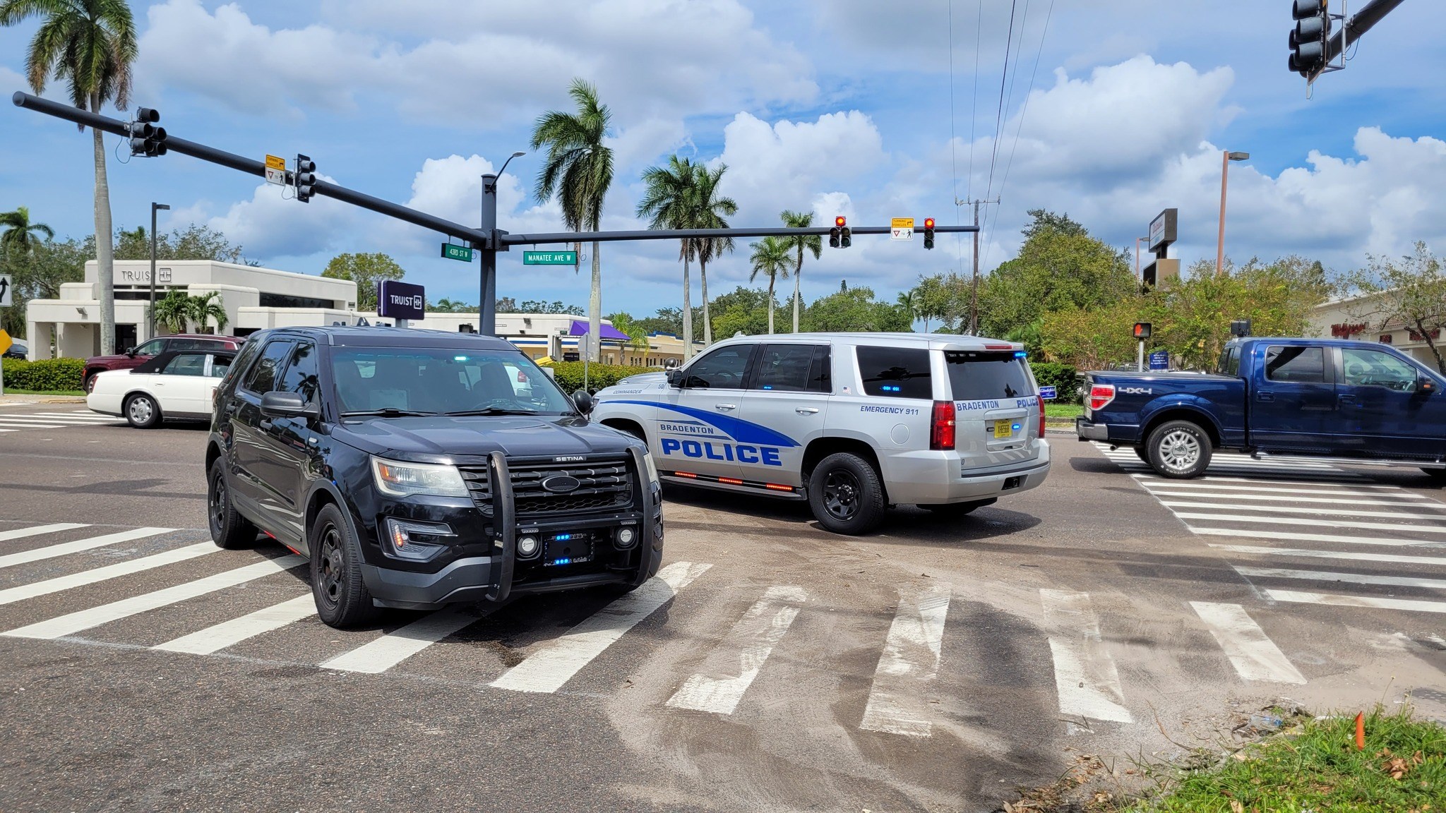 Longtime Bradenton Police Officer Hit By Car Suncoast News And
